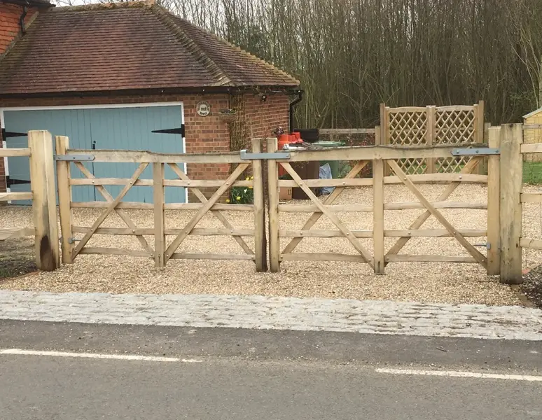 Sweet Chestnut Gate Post | 2.4m | 150mm | 2049